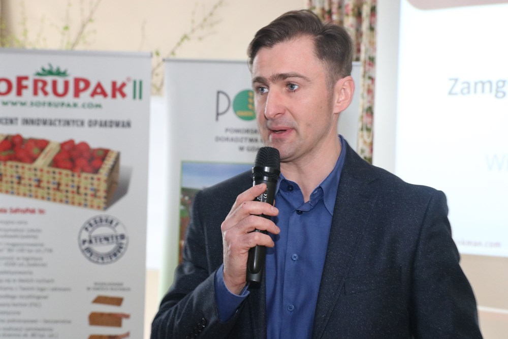 Jak chronić truskawki przed mrozem? - Jagodnik